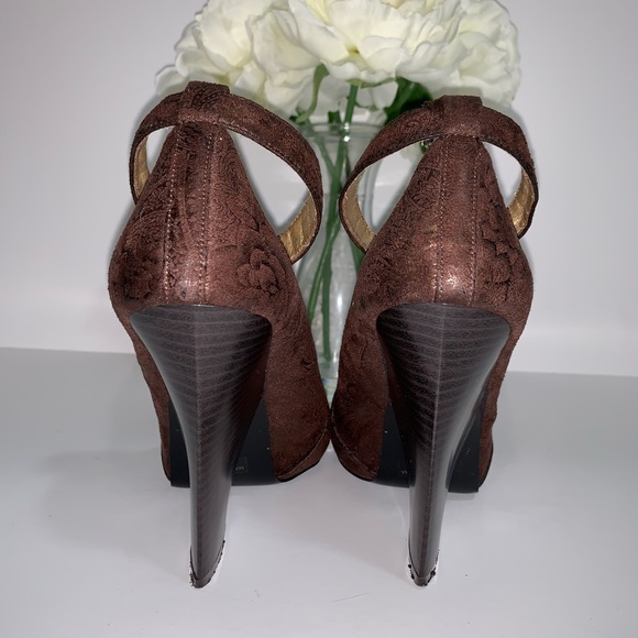 Y-Not | Shoes | Ynot Paisley Floral Print Heels | Poshmark